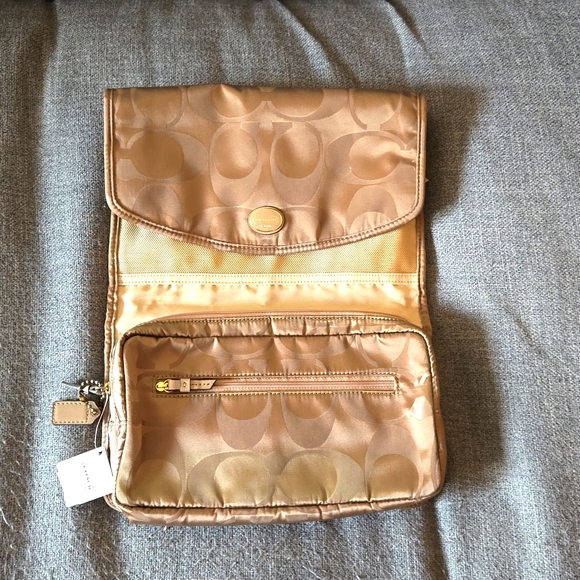 Coach | Bags | Coach Toiletries Travel Bag Hanging Makeup Bag Nwt ...